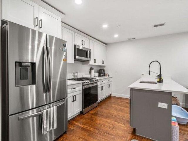 house with 9 bedroom, Boston MA ES105400443
