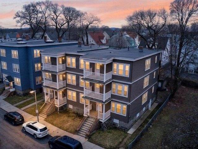 house with 9 bedroom, Boston MA ES105058962
