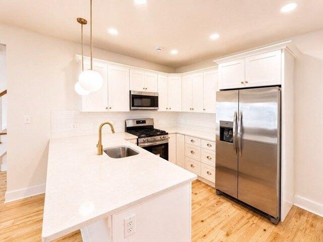 house with 9 bedroom, Boston MA ES105060486