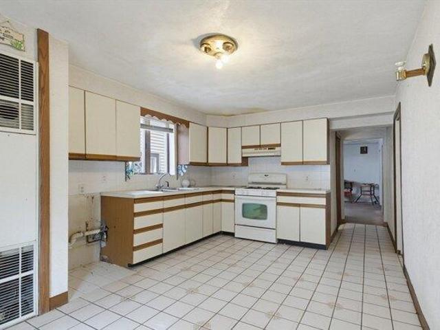 house with 9 bedroom, Boston MA ES105094029