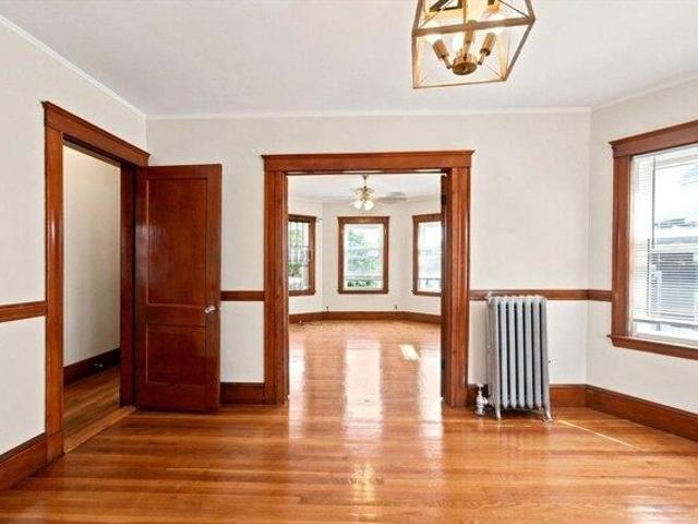 house with 9 bedroom, Boston MA ES105157428