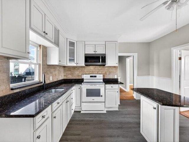 house with 9 bedroom, Brockton MA ES105059499
