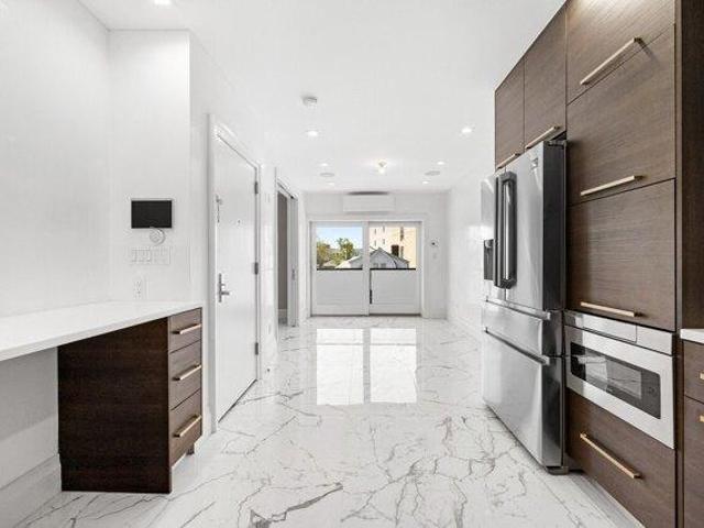 house with 9 bedroom, Brooklyn NY DLS101801945