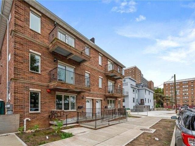 house with 9 bedroom, Brooklyn NY ES104905106