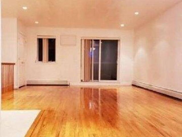 house with 9 bedroom, Brooklyn NY ES105204773