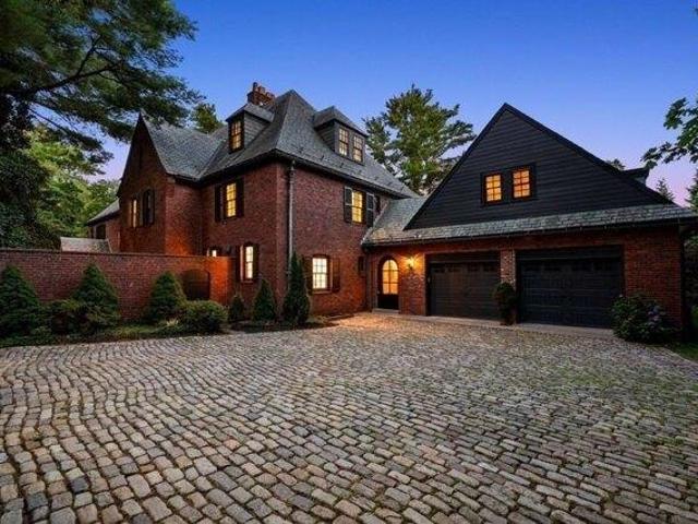 house with 9 bedroom, Brookline MA ES105233961