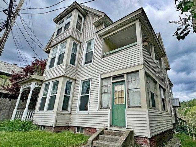 house with 9 bedroom, Brattleboro VT ES105172581