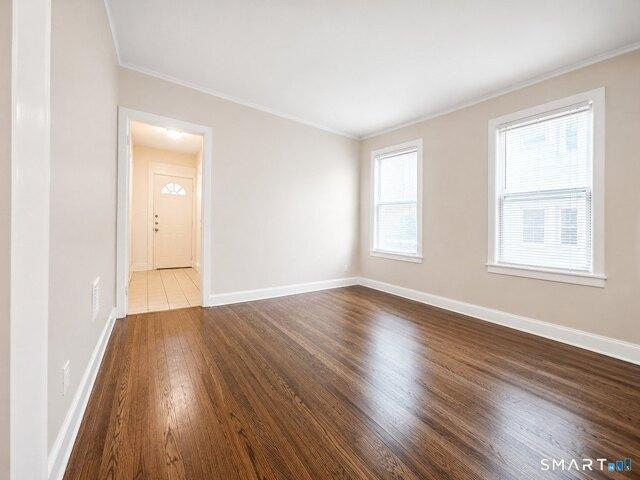house with 9 bedroom, Bridgeport CT ES104440363