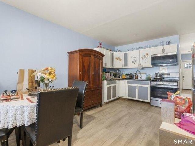 house with 9 bedroom, Bridgeport CT ES103619470