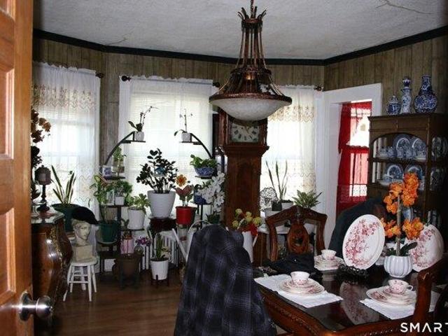 house with 9 bedroom, Bridgeport CT ES103929245