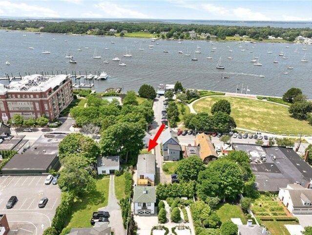 house with 9 bedroom, Bristol RI ES105114589