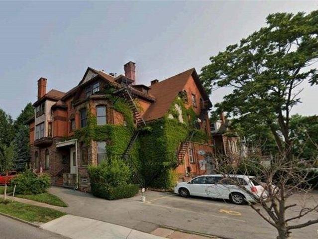 house with 9 bedroom, Buffalo NY ES103621435