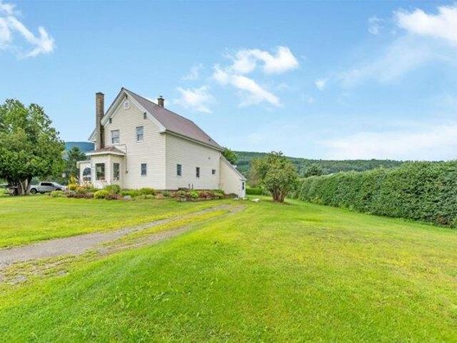 house with 9 bedroom, Canaan VT DS102217379
