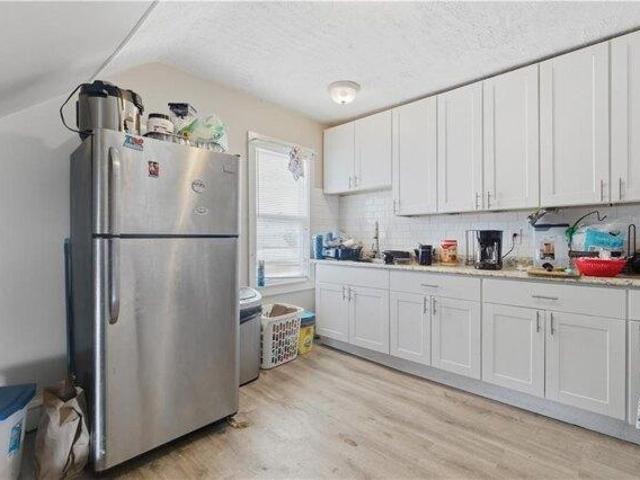 house with 9 bedroom, Central Falls RI DLS102346826