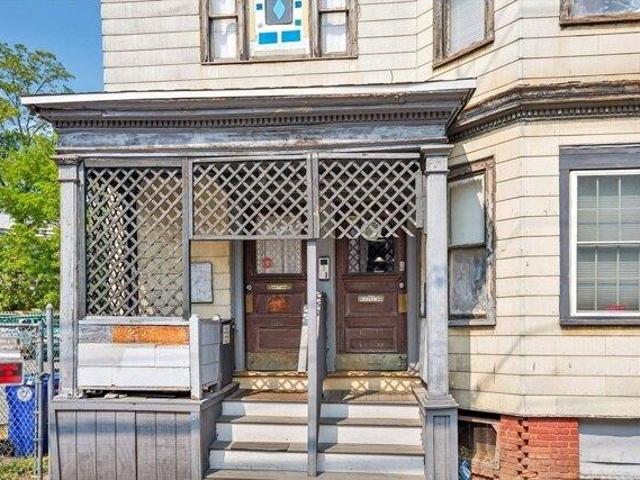 house with 9 bedroom, Chelsea MA ES105126602