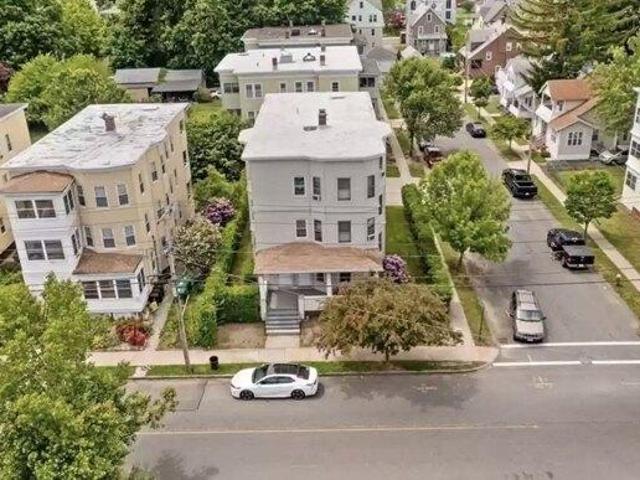 house with 9 bedroom, Chicopee MA ES102823754