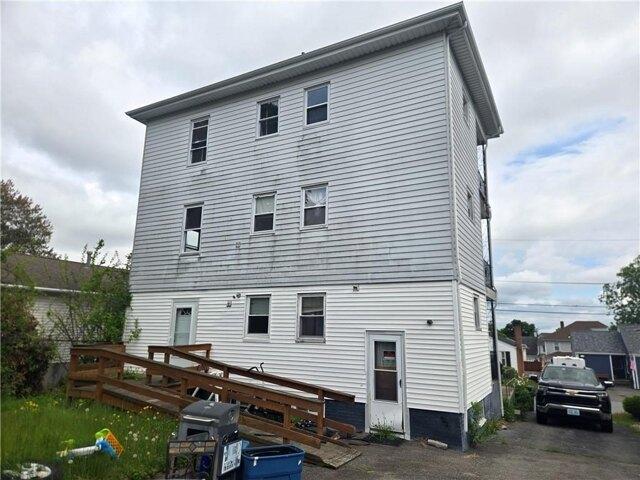 house with 9 bedroom, Cumberland RI ES105117413