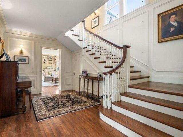 house with 9 bedroom, Dedham MA ES105144702