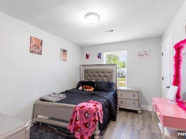 house with 9 bedroom, East Orange NJ ES103499836