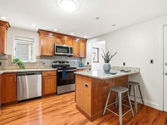 house with 9 bedroom, Everett MA DLS103101033