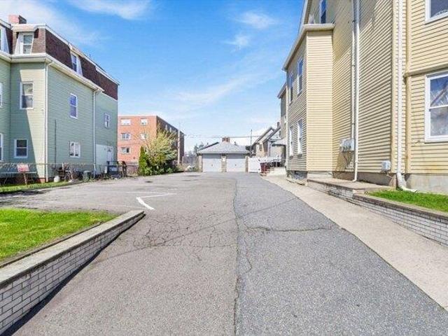 house with 9 bedroom, Everett MA ES105173775