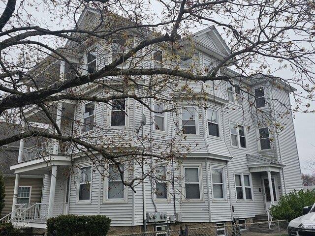house with 9 bedroom, Fall River MA DLS102585339