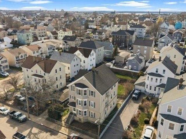 house with 9 bedroom, Fall River MA DLS103101554