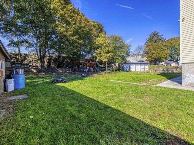 house with 9 bedroom, Fall River MA ES104151607