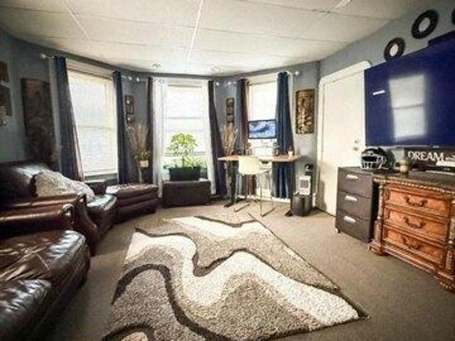 house with 9 bedroom, Fall River MA ES104153234