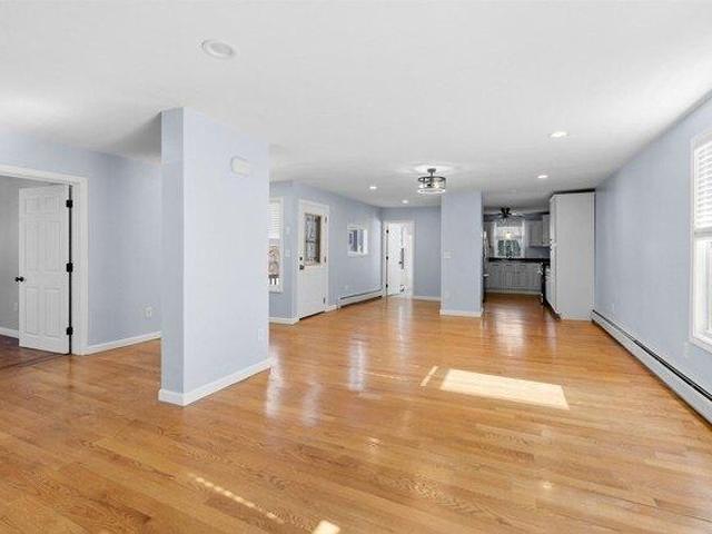house with 9 bedroom, Fall River MA ES104192225