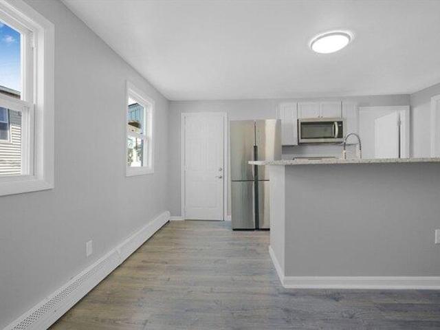 house with 9 bedroom, Fall River MA ES105095360