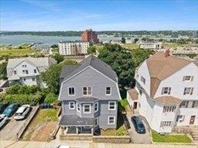 house with 9 bedroom, Fall River MA ES105096355