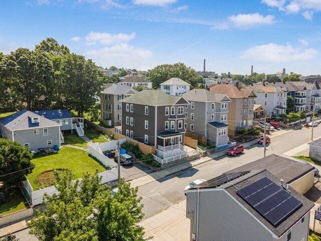 house with 9 bedroom, Fall River MA ES105114200
