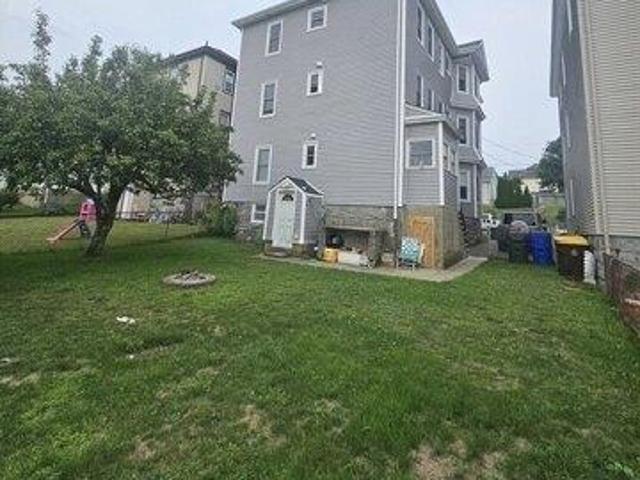 house with 9 bedroom, Fall River MA ES105115902