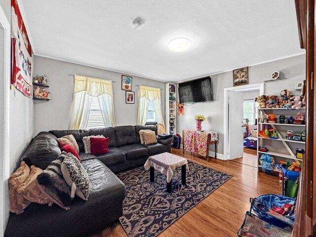house with 9 bedroom, Fall River MA ES103432914