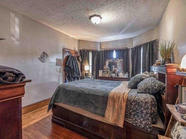 house with 9 bedroom, Fall River MA ES103852681