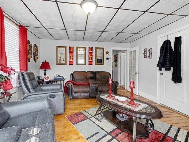house with 9 bedroom, Fall River MA ES103888051
