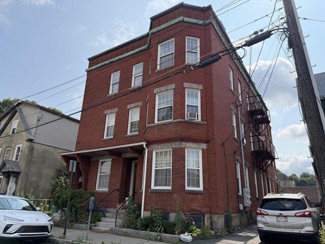 house with 9 bedroom, Fitchburg MA ES104760037