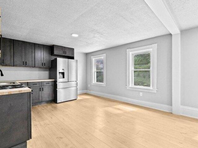 house with 9 bedroom, Fitchburg MA ES105157879