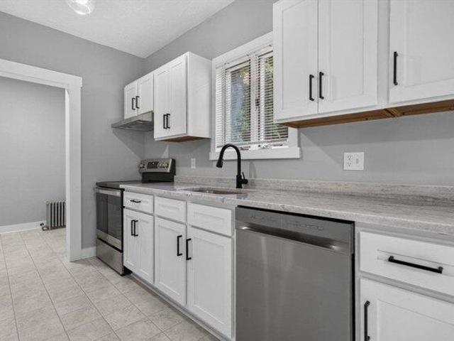 house with 9 bedroom, Gardner MA ES104407242