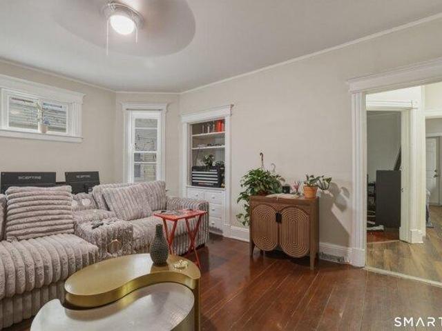 house with 9 bedroom, Hartford CT ES103929455