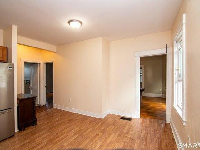 house with 9 bedroom, Hartford CT ES105192029