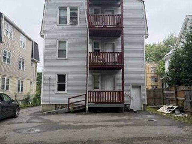 house with 9 bedroom, Hartford CT ES105205359