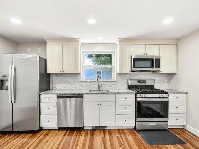 house with 9 bedroom, Haverhill MA ES104078885