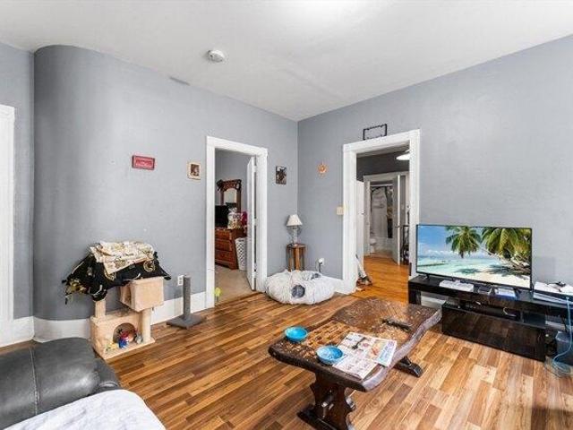 house with 9 bedroom, Haverhill MA ES105143350