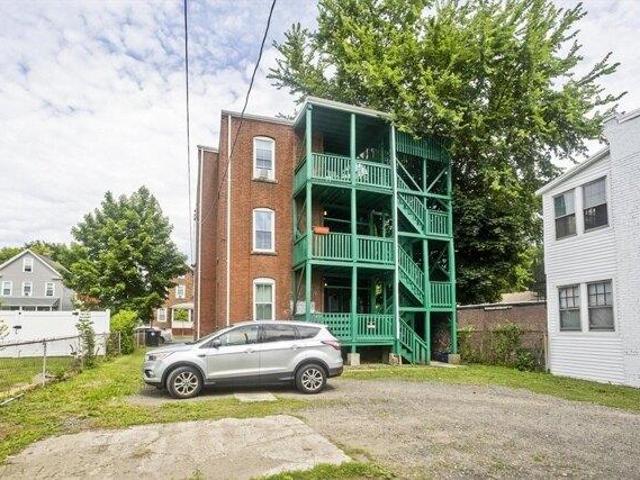house with 9 bedroom, Holyoke MA ES103808791