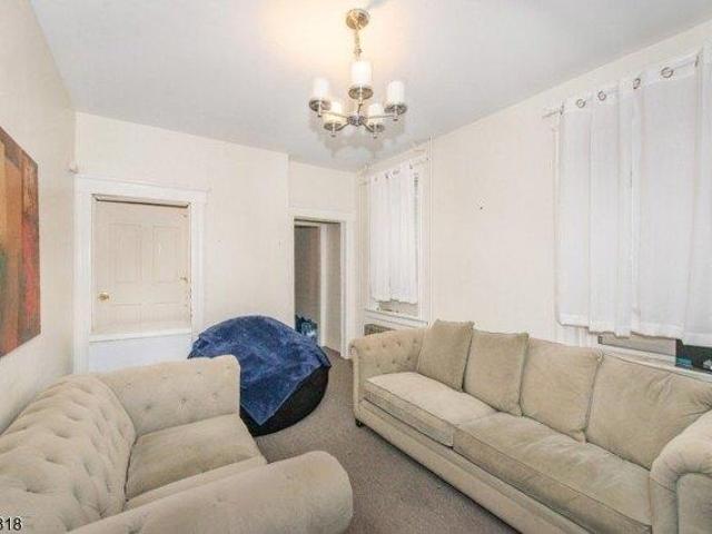 house with 9 bedroom, Kearny NJ ES103187153