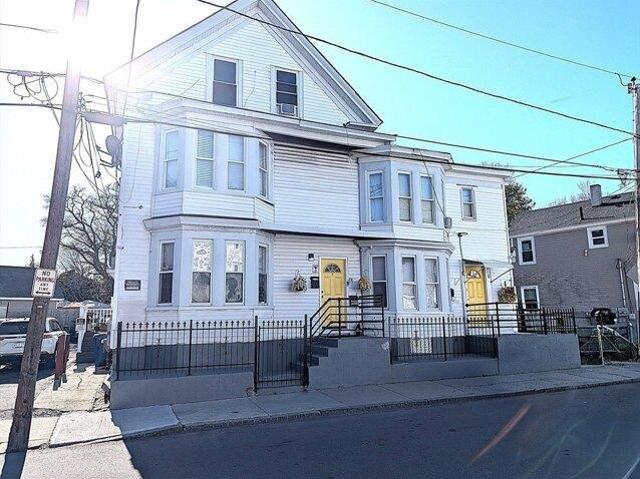 house with 9 bedroom, Lawrence MA ES102860805
