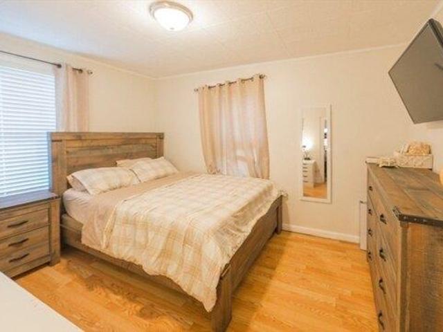 house with 9 bedroom, Lawrence MA ES104760311