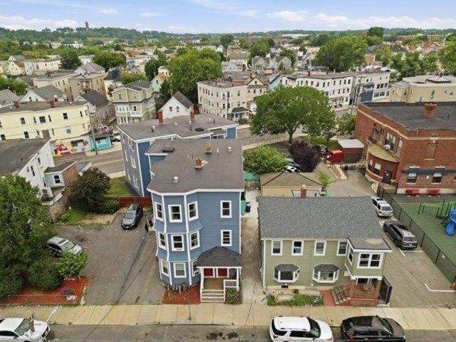 house with 9 bedroom, Lawrence MA ES105117159